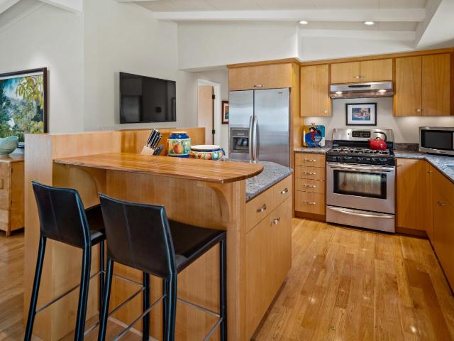 1665 Military Avenue