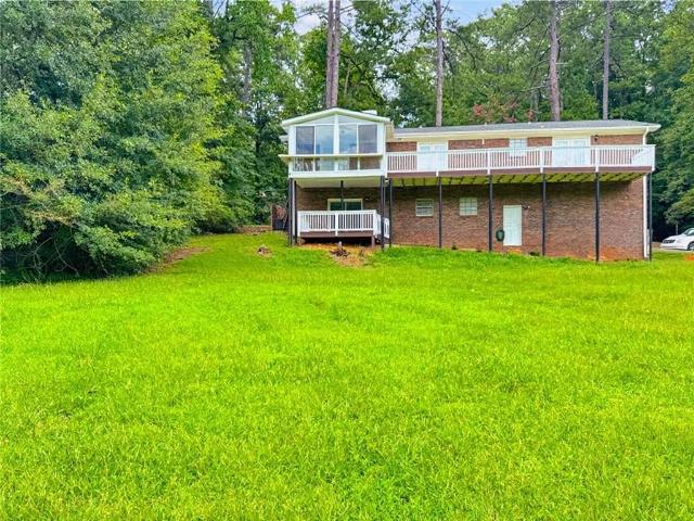 1665 Loch Lomond Trail SW
