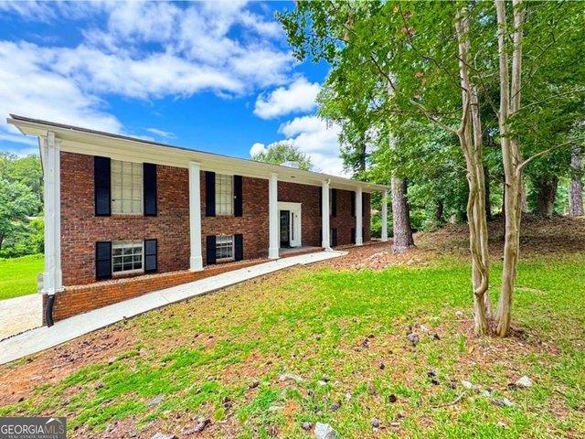 1665 Loch Lomond Trl SW, Atlanta, GA 30331