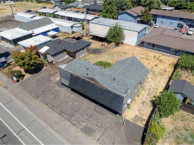 1666 Main ST