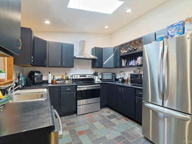 1666 Main St, Pleasant Valley, NY 12569 | MLS #1024