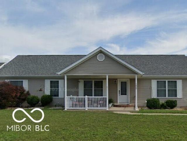 1666 Pinion Ct, Columbus, IN 47201