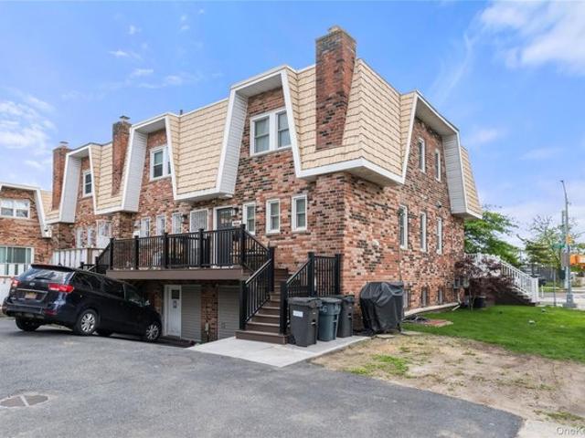 1666 Seagirt Blvd, Far Rockaway, NY 11691