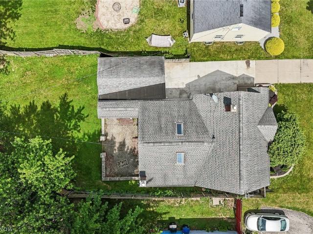 1666 Thornapple Avenue