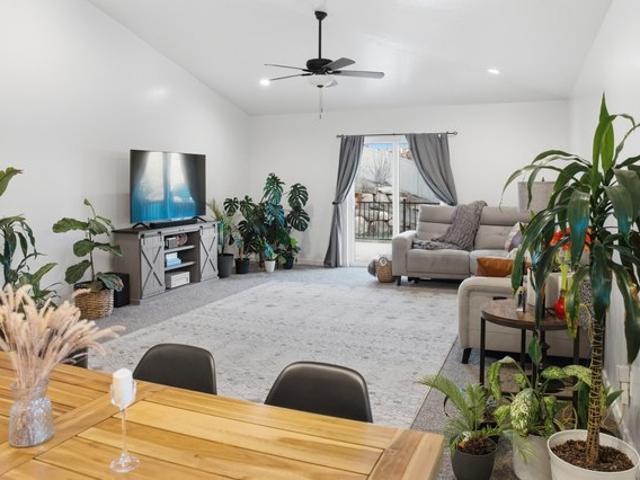 1666 W Foxberry Rd, Santaquin, UT 84655