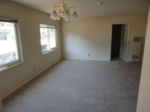 $1666 / 567ft² Huge Studio w/ Full Kitchen, PG&E Included, Close To Cal Train