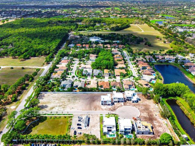 16670 Mosaic Pl, Delray Beach, FL