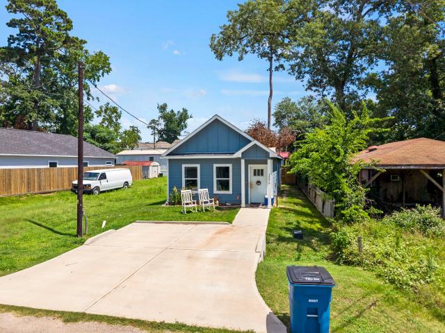 16678 E Lynbrook