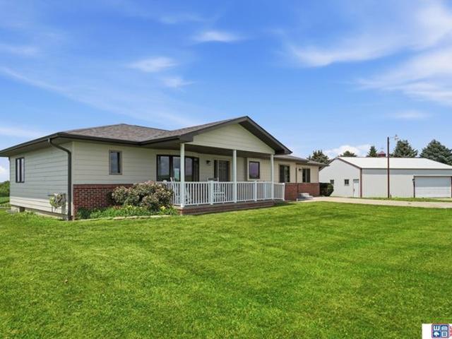 1667 N 12th Rd, Palmyra, NE 68418