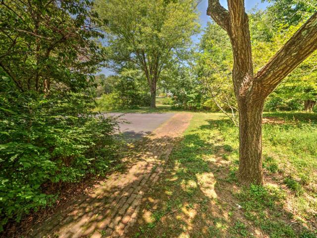 1667 laurel hill rd