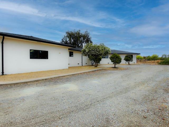 1667 Santa Ana Road