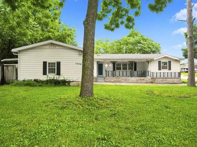 1668 S Sieger Dr, Springfield, MO 65804