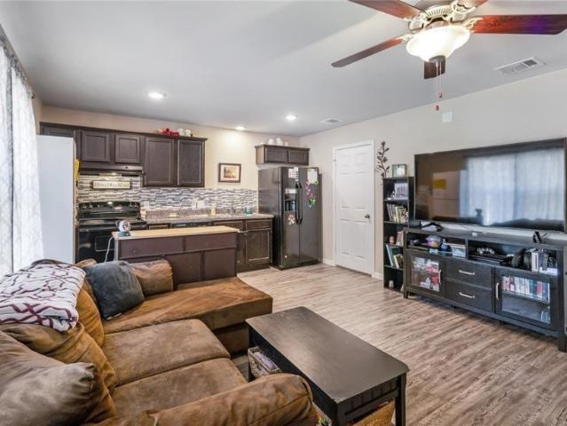 16693 E Hammon