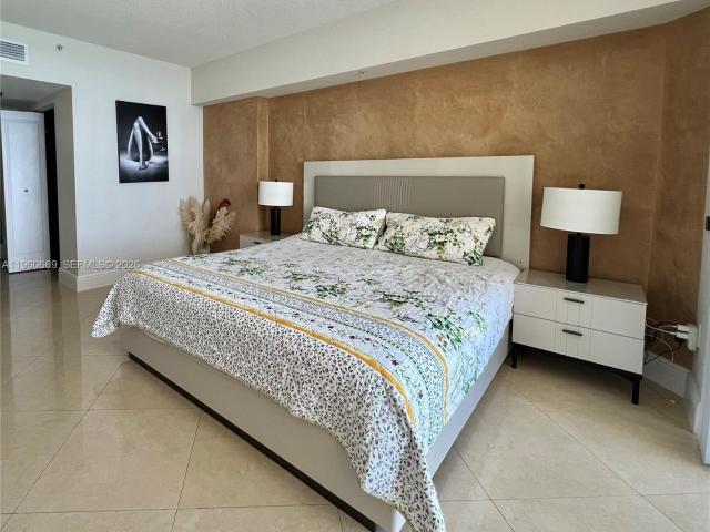 16699 Collins Ave, Unit 4204, Sunny Isles Beach, FL 33160 | MLS #A11960