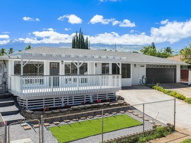 1669 Hoonanea St, Kihei, HI 96753