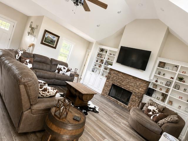1669 Knob Creek Rd