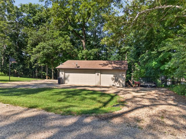 1669 Lakeside Court
