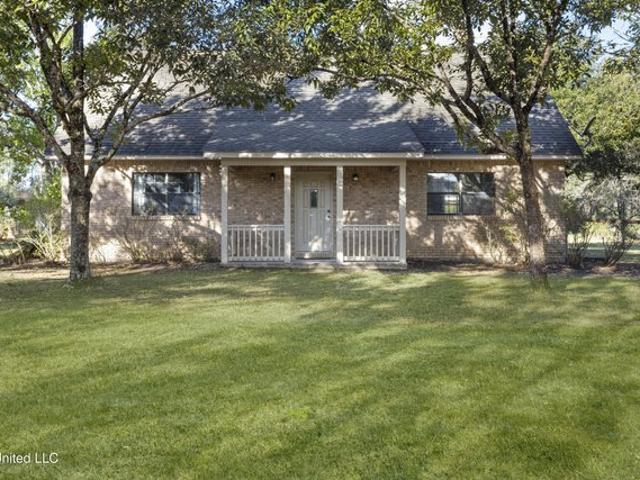 16603 W Lake Dr, Vancleave, MS 39565