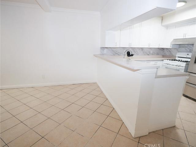 16600 Seville C