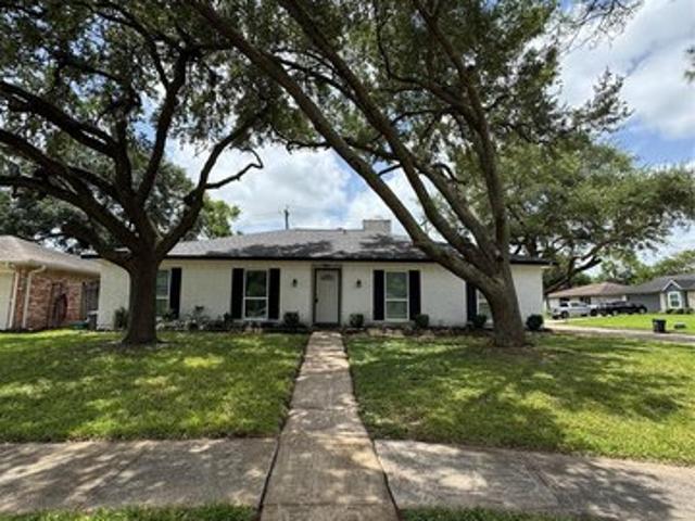 16602 David Glen Dr, Friendswood, TX 77546