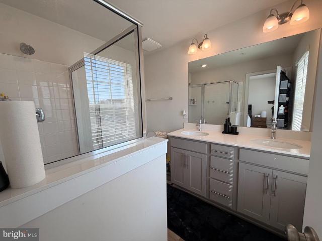 16605 Green Glade Dr
