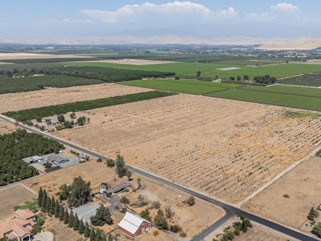 16605 Road 208, Porterville, CA 93257