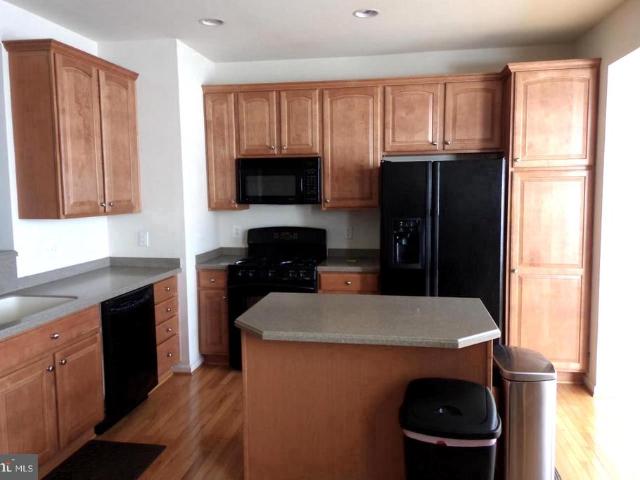 16606 Barge Circle