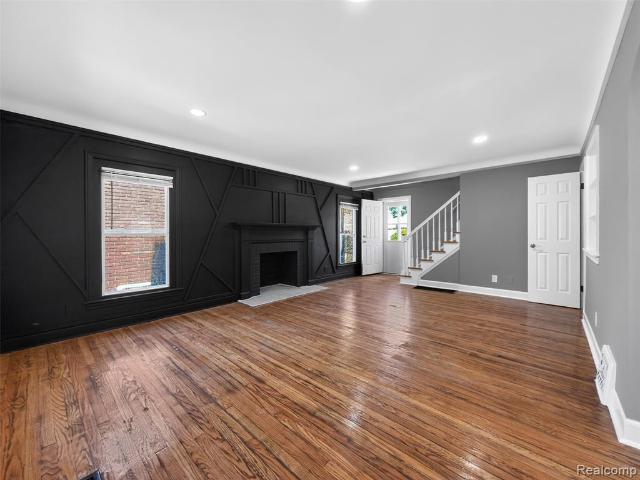 16608 Fenmore Street