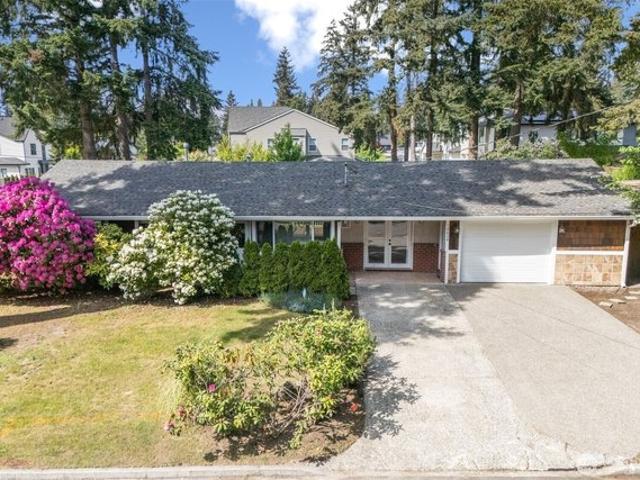 16608 NE 9th St, Bellevue, WA 98008