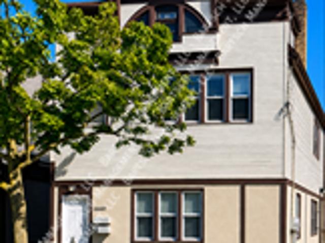 1660 N Arlington Pl, 1 bed, 1 full bath