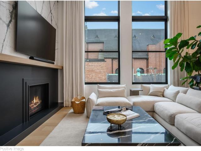 1660 N Hudson Avenue # 3D