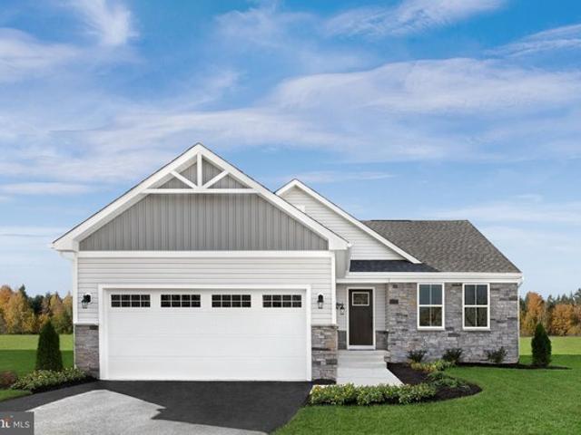 1660 Alice Springs Dr, Martinsburg, WV 25403