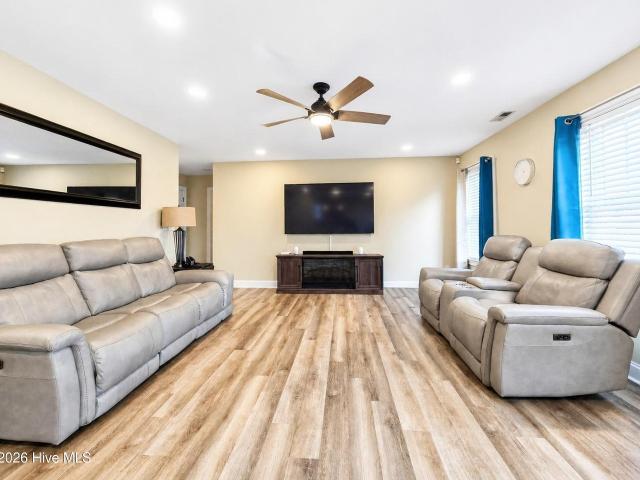 1660 Cedar Point Circle