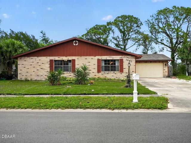 1660 E Shangri Dr, Daytona Beach, FL 32119