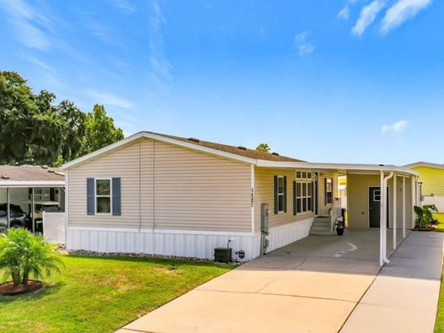 1660 Elkhart Cir, Tavares, FL 32778