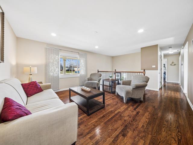 1660 Jefferson Rd, Hoffman Estates, IL 60169 | Compass