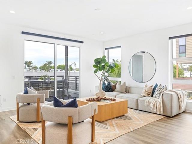 1660 Pomona Ave, Costa Mesa, CA 92627
