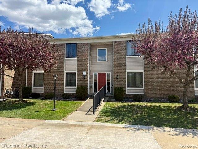 1660 River Rd Apt 19, Marysville, MI 48040
