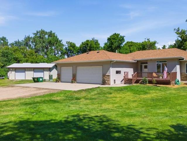 1660 th St SE, Kindred, ND 58051