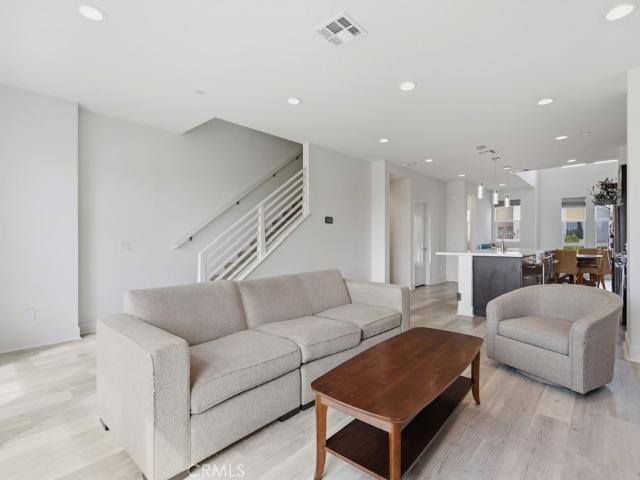 1660 Topanga