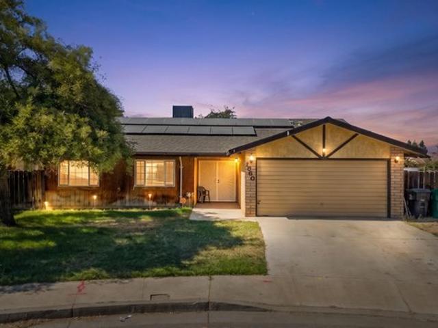 1660 W Gerry Ct, Porterville, CA 93257
