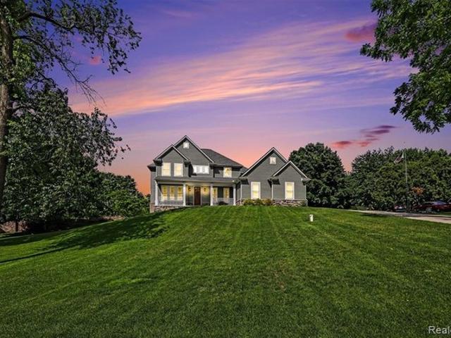 1660 Winthrop Rd, Bloomfield Township, MI 48302