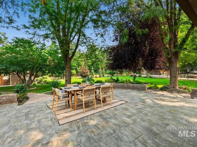 16610 Rose Briar Ln