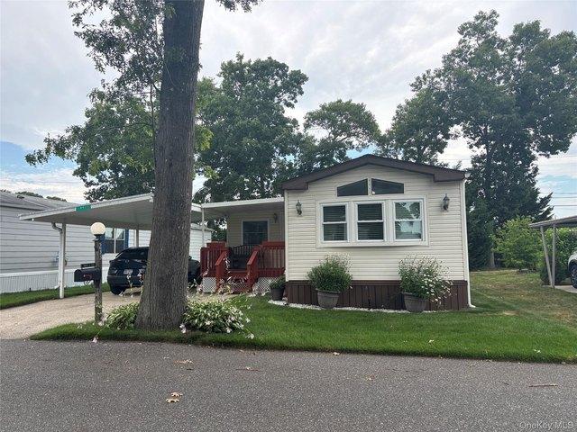 1661 Old Country Rd Unit 233, Riverhead, NY 11901