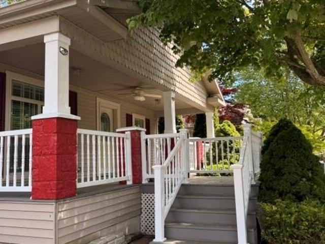 1661 Old Country Road 516