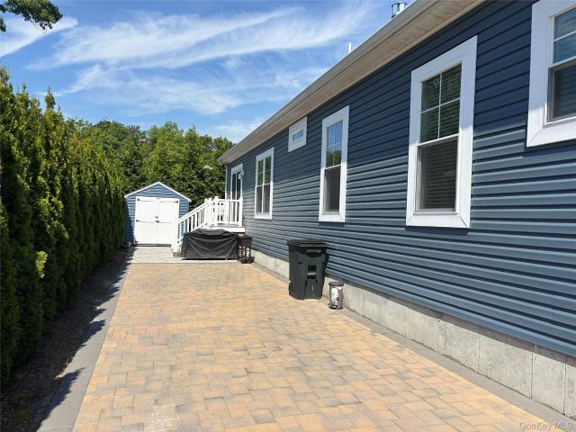 1661 Old Country Road 563