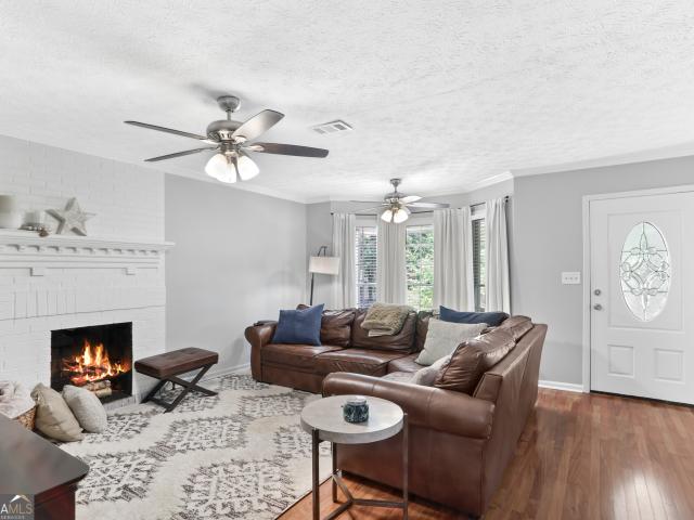 1661 Hudson Road