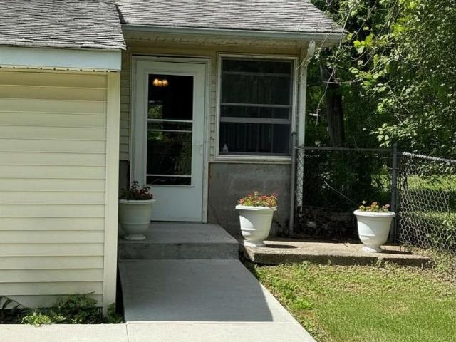 1661 Little Britain Road 3