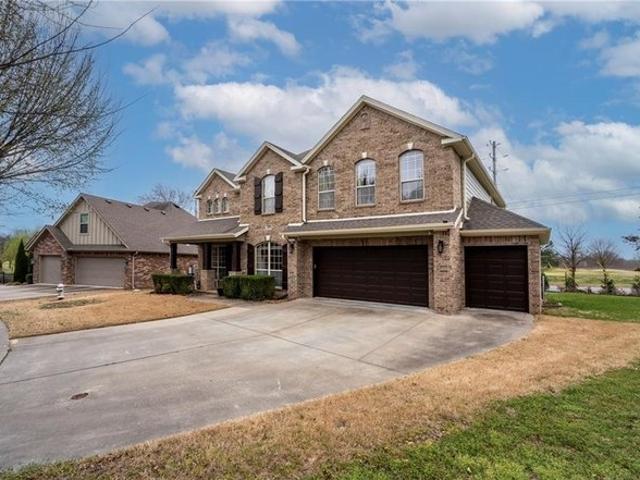 1661 S Coopers Cove St, Fayetteville, AR 72701