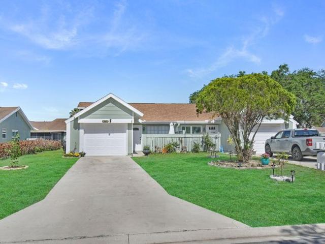 1661 SE Kestwick Ct, Port Saint Lucie, FL 34952
